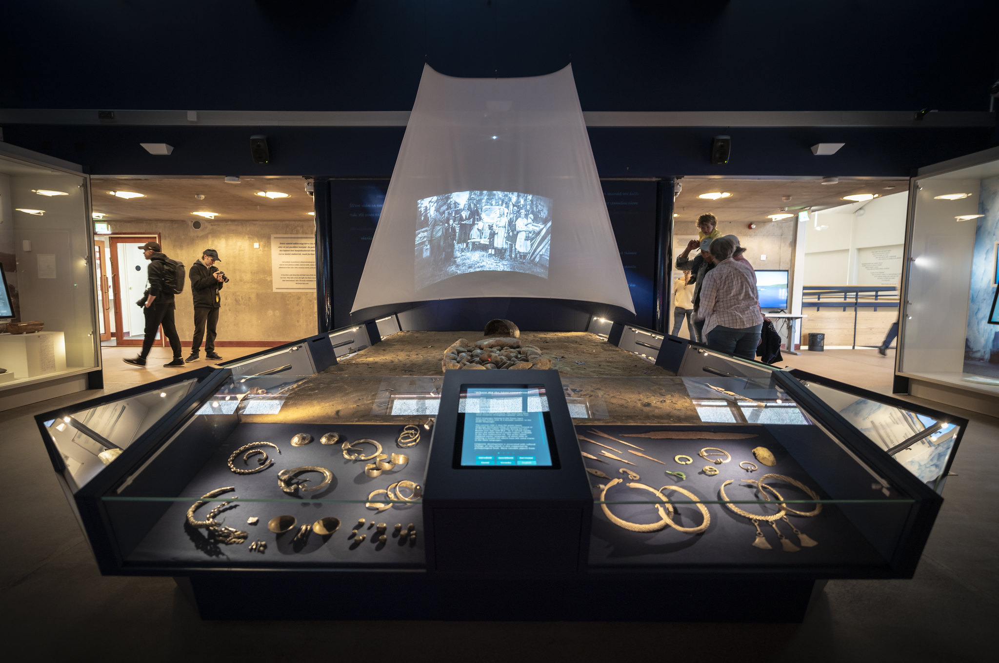 Neljässä kuukaudessa jo yli 46 000 kävijää – vierailijat ylistävät uusittua Saamelaismuseo ja ...